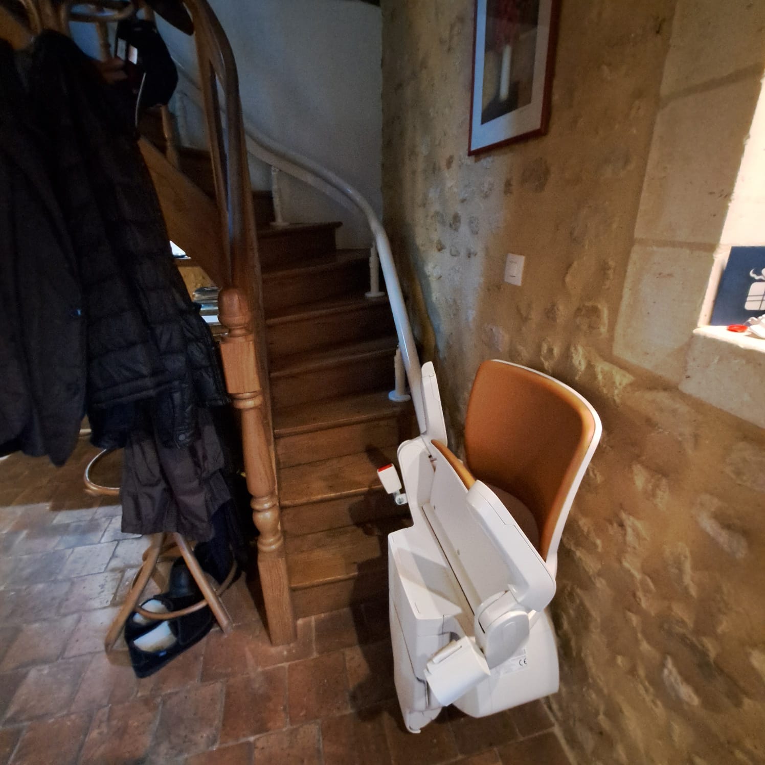 Maintenance monte-escalier : entretien annuel | A.M.E.Ouest